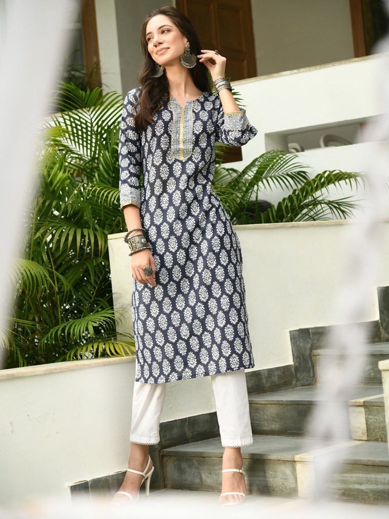 The Best Styles of Kurtis for Every Woman's Body Type